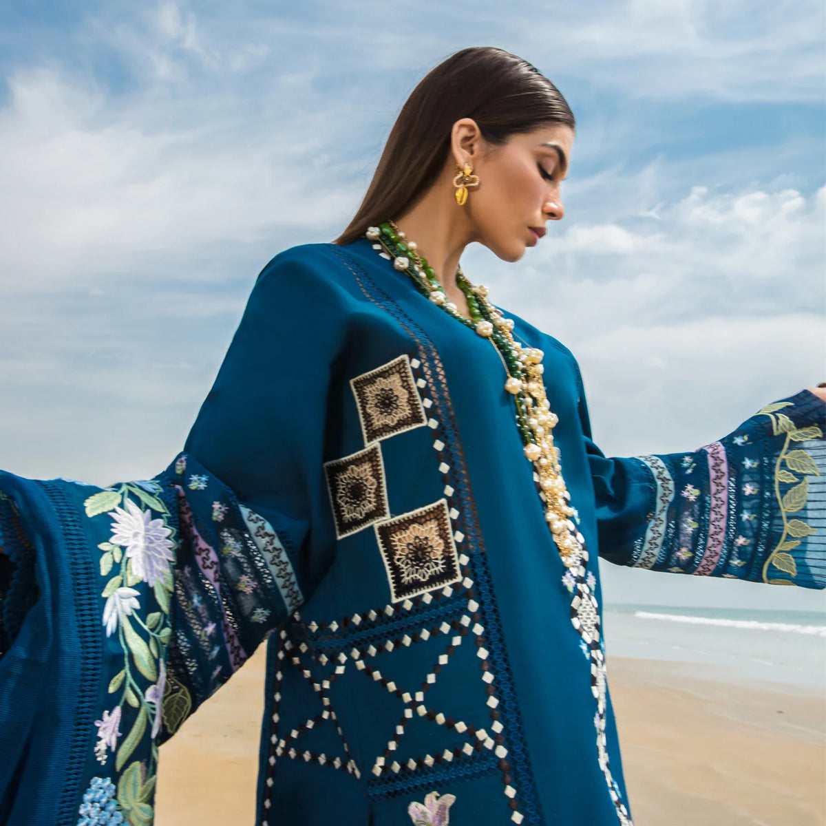 CRIMSON SAIRA SHAKIRA LAWN CHICKEN KARI CODE:CM ZINK – Shaebiz Collection